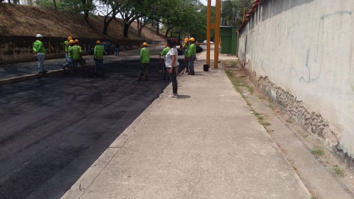 Reparan vía en Urb. Centro Norte con ayuda de La Gente Propone